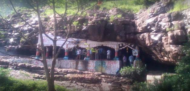 In the Tapkeshwar Mahadev temple, nature performs twelve months ...
