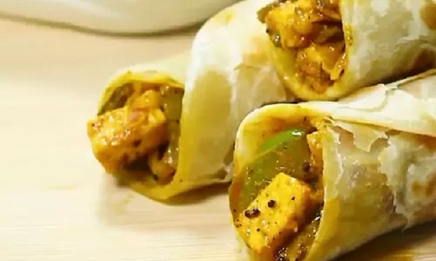 Make paneer capsicum wrap at home